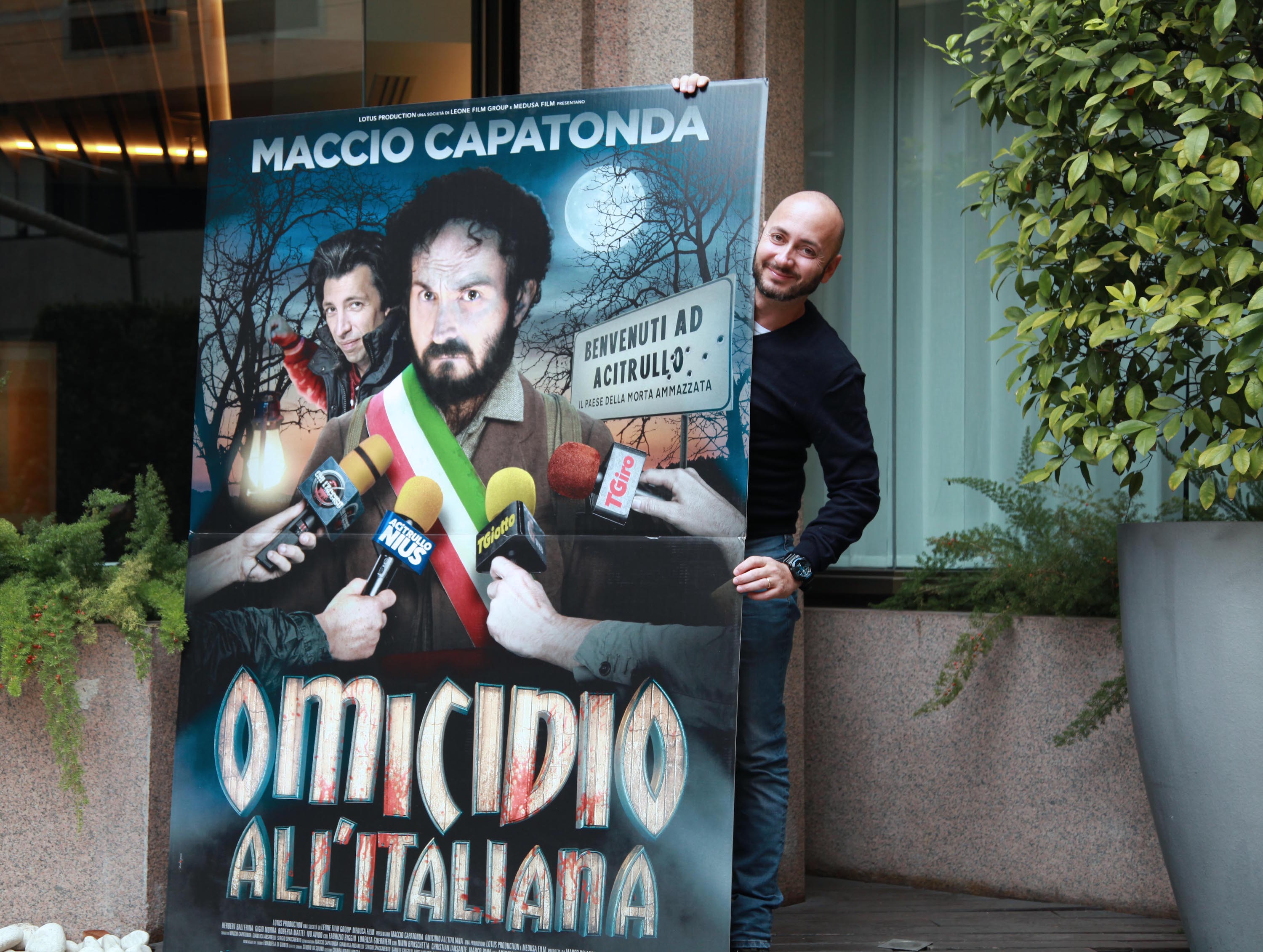 “Omicidio all’italiana”, Maccio Capatonda nei panni di un sindaco | Ago ...