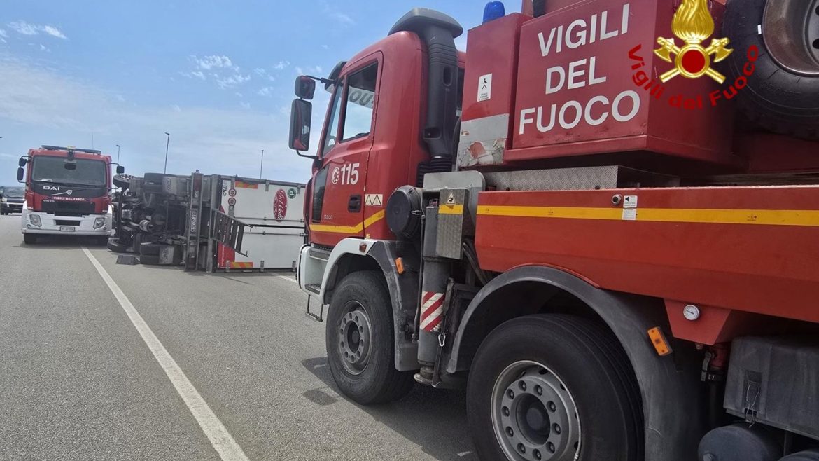 Battipaglia, si ribalta un mezzo pesante: muore un 29enne – Ago Press ...